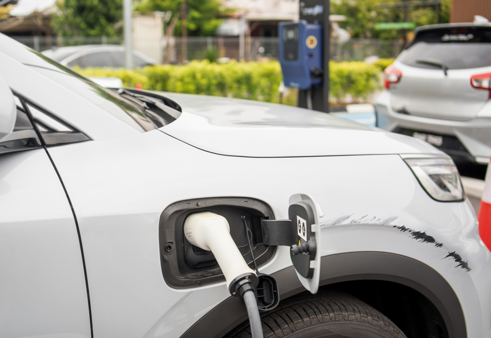 Battery damage repairs ‘not keeping pace’ with rapid EV adoption ...