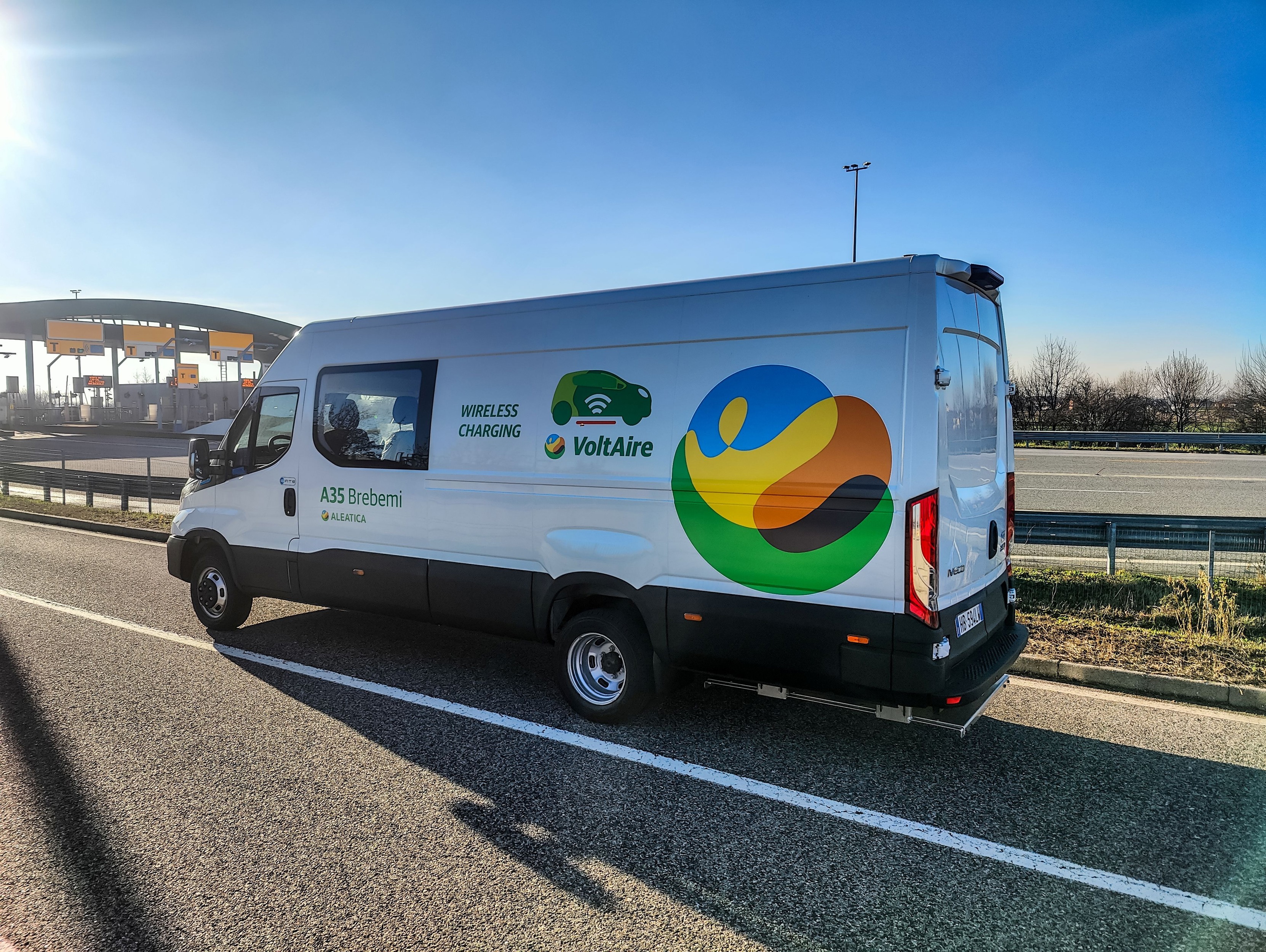 Wireless charging electric van unveiled by Iveco | Charging ...