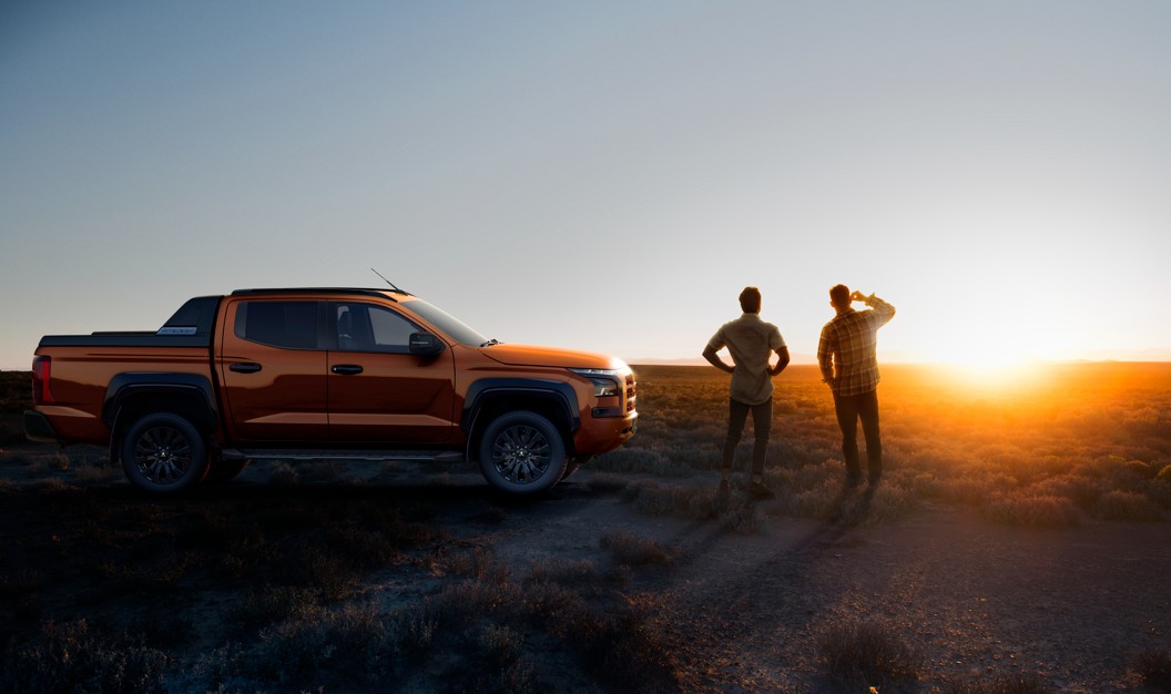 Mitsubishi Outlander PHEV and L200 pick-up to launch in the UK | Car News